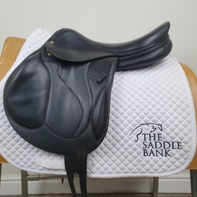 Devoucoux jump Saddles | The Saddle Bank