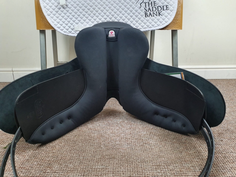 Arena Cob Dressage Adjustable Saddle | The Saddle Bank