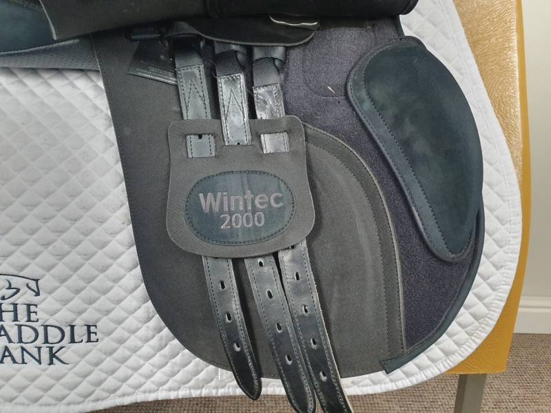 17 inch Wintec 2000 High Wither Square Cantle SC AP All Purpose Black Adjustable - S3954