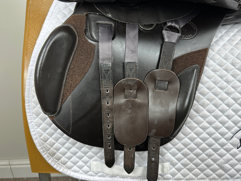 17 inch Kent and Masters S-Series Anatomic GP MGA Brown Adjustable - S5407