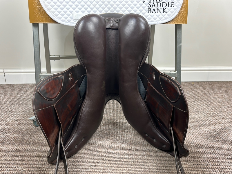 17.5 inch Loxley Foxhunter Monoflap Brown Wide - C3297
