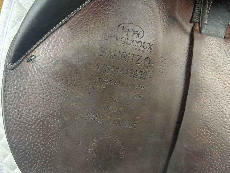 17.5 inch Devoucoux Biarritz O Brown Medium Wide - C3428