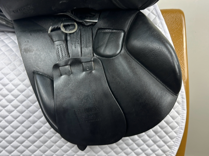 17 inch Fairfax Classic Cupped Flap Jump MJC Black Adjustable - S5685