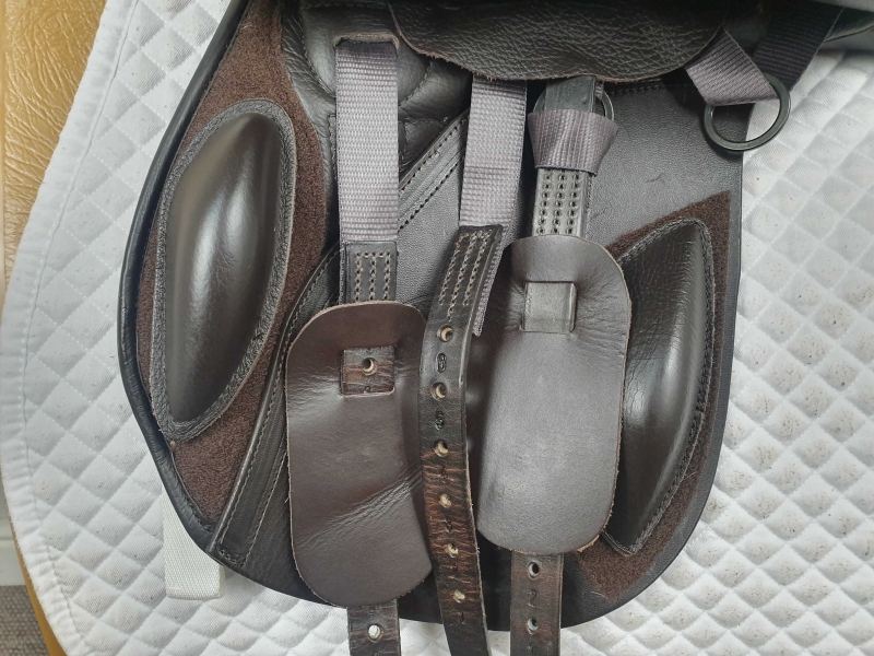 16 inch Kent and Masters Pony Club Long Leg MLL Brown Adjustable - S4319