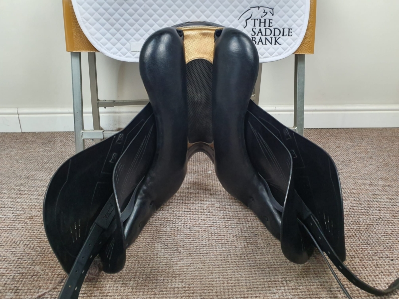 17 inch Prestige X-Breath Dressage Black Medium - C2583