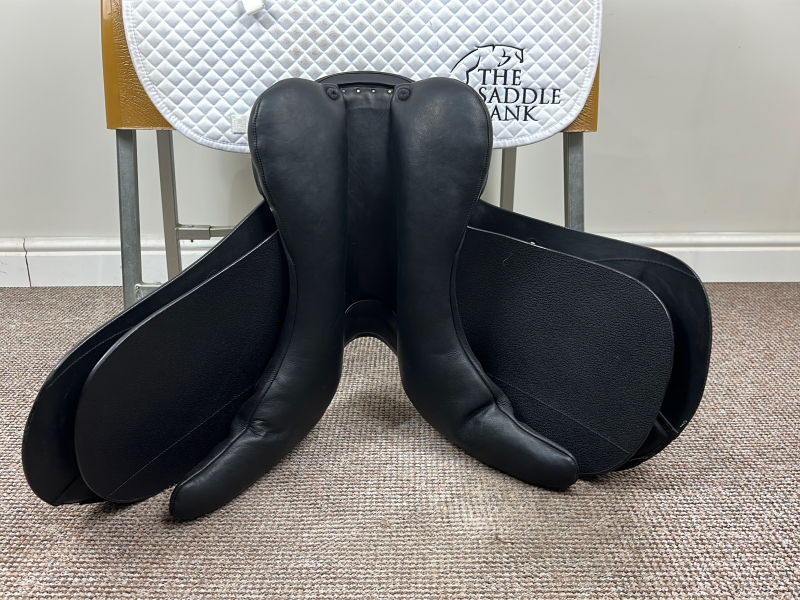 17 inch Cavaletti Collection Dual Flap VSD Black Adjustable - S4652