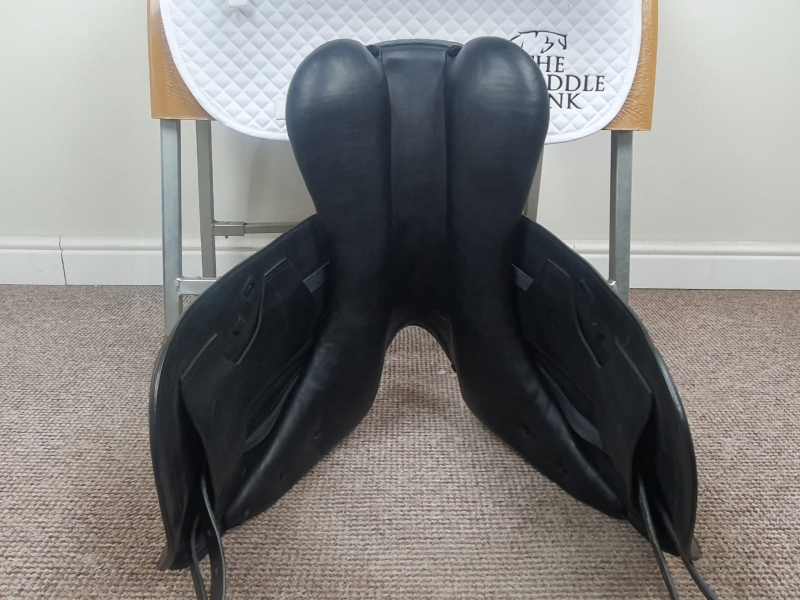 18 inch Prestige Venus K Black Medium Wide - C2388