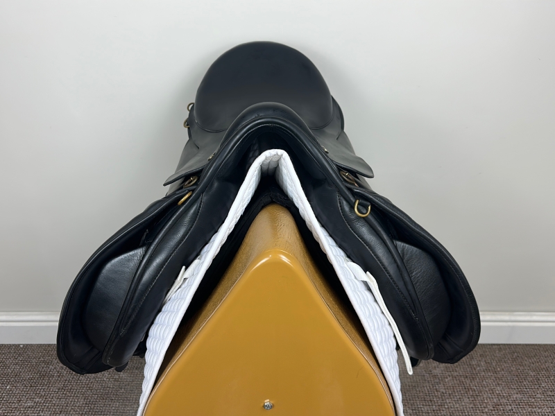 17 inch Ideal VSD Absolute Black Medium Wide - C2763