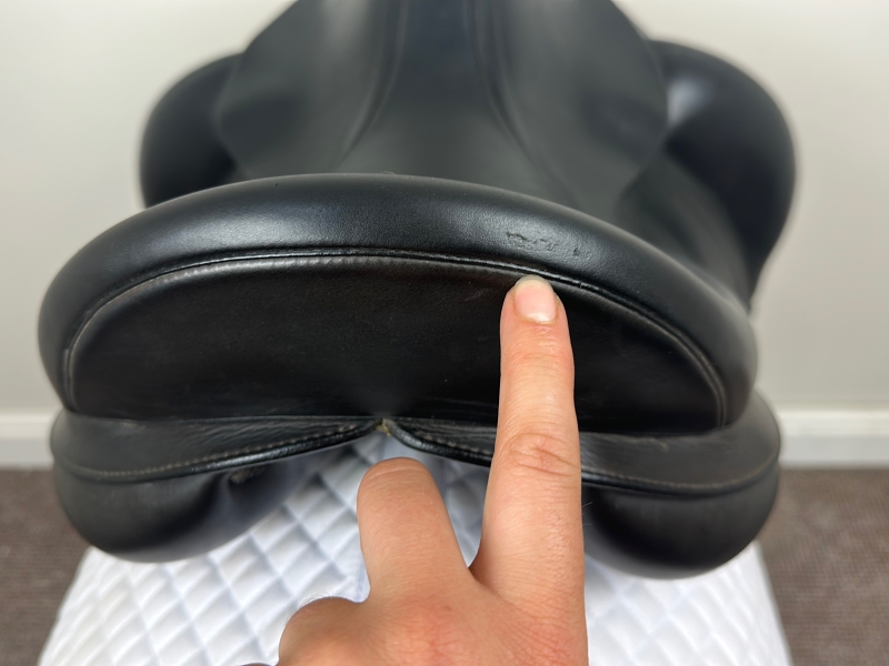 17 inch Equipe Olympia Black Medium Wide - C2789