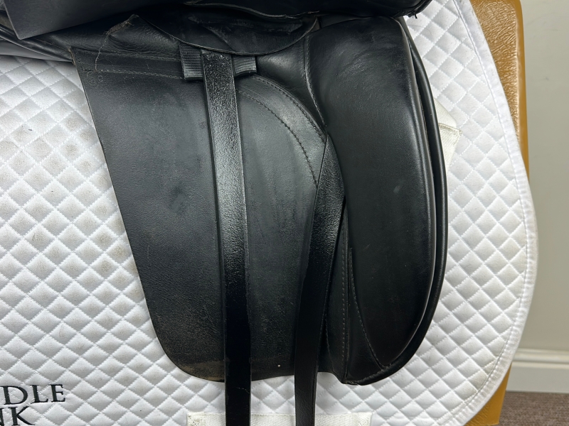 17.5 inch Ideal Jessica Dressage Black Medium Wide - C2736
