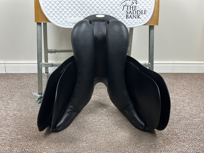 17 inch Prestige Roma VSD Black Medium Wide - C2891