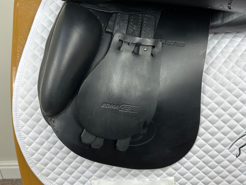 17 inch Prestige Roma VSD Black Medium Wide - C2891