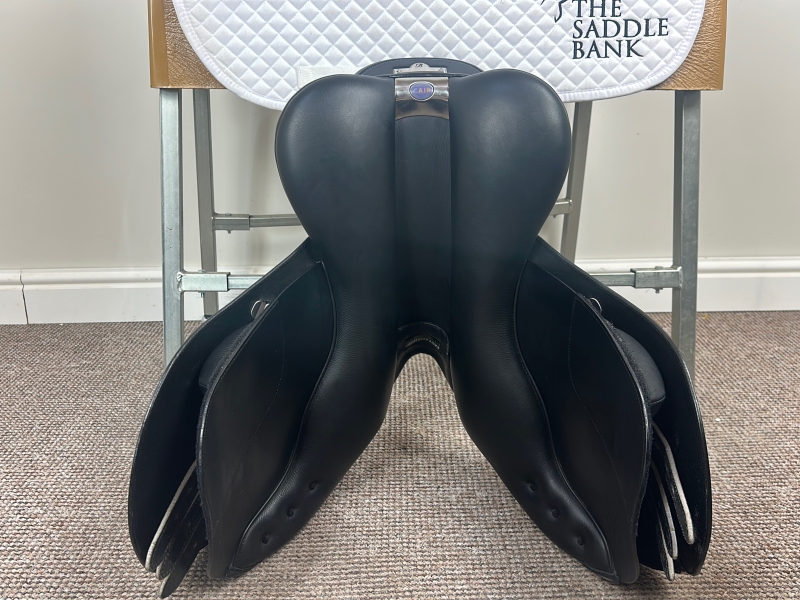 17 inch Bates Caprilli Close Contact Opulence + Black Adjustable - S5001