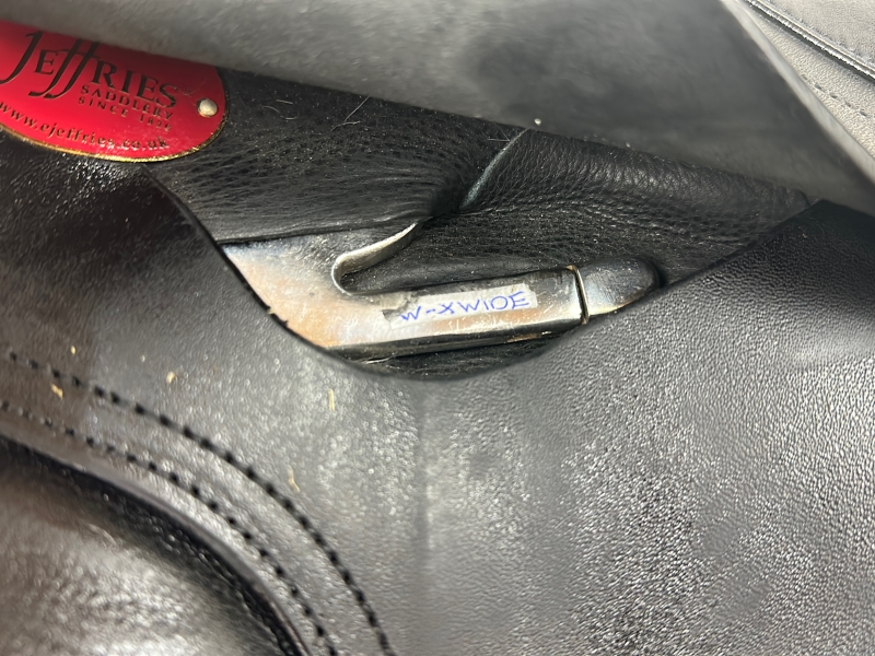 17.5 inch Jeffries XP Dressage Black Extra Wide - S5290