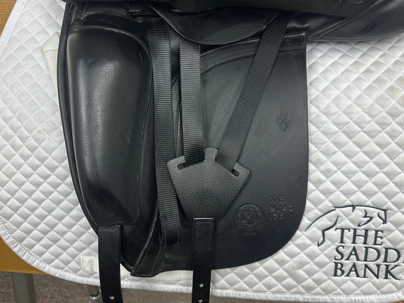 17.5 inch Jeffries XP Dressage Black Extra Wide - S5290