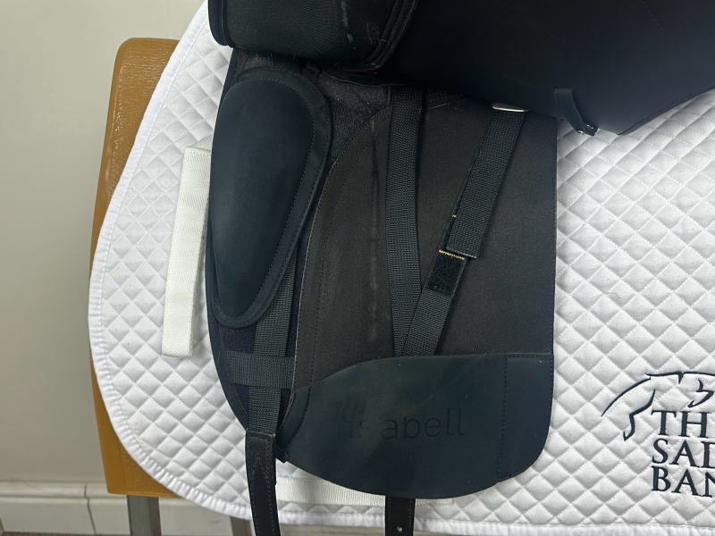 16.5 inch Wintec Isabell Dressage Black Adjustable - S6269
