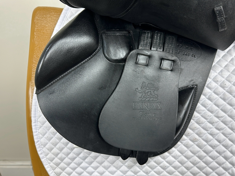 17 inch Fairfax Classic Cupped Flap Jump MJC Black Adjustable - S5871