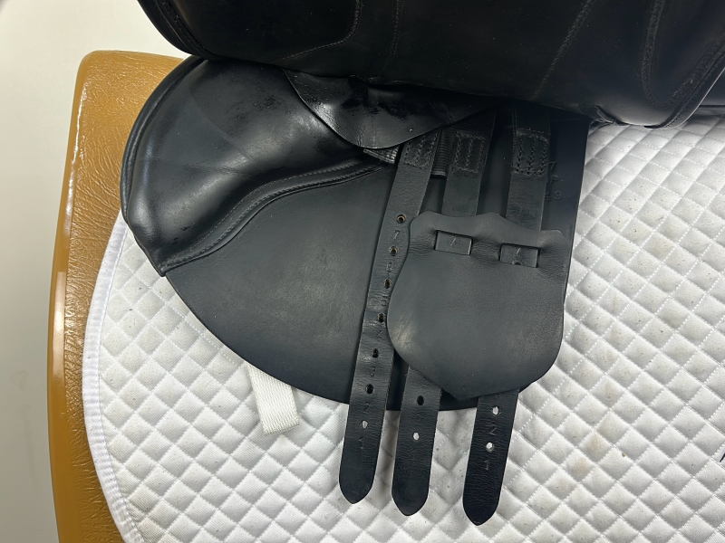 17 inch Exselle Integra Black Medium Wide - C3560