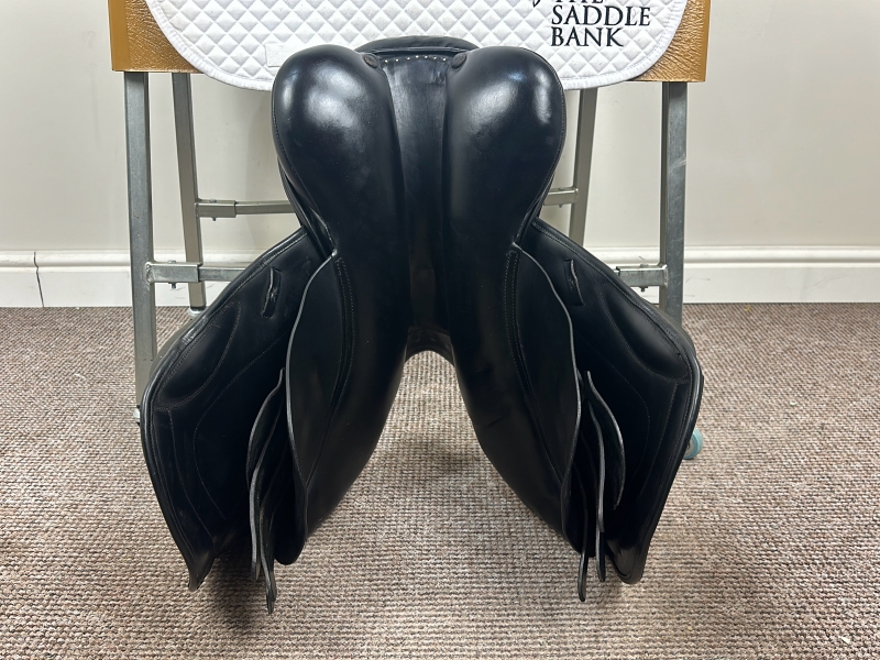 17 inch Exselle Integra Black Medium Wide - C3560