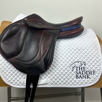 Devoucoux jump Saddles | The Saddle Bank
