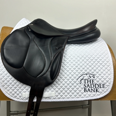 Devoucoux jump Saddles | The Saddle Bank