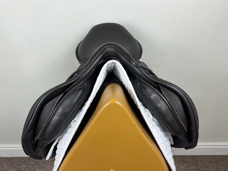 17.5 inch Kent and Masters Competition Series Dual Flap Jump Brown ...