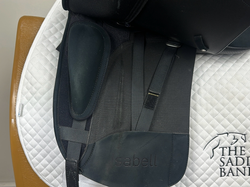 17.5 inch Wintec Isabell Dressage Black Adjustable - S7226