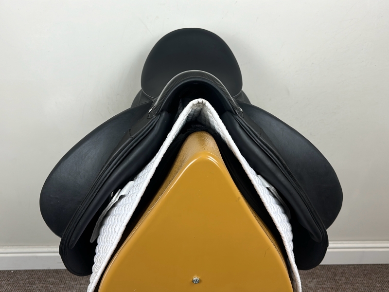 18 inch Devoucoux Makila Harmonie Black Medium Wide - C6994